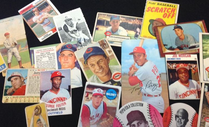 Reds Hall of Fame Sponsor Displays and Sells Baseball Cards
